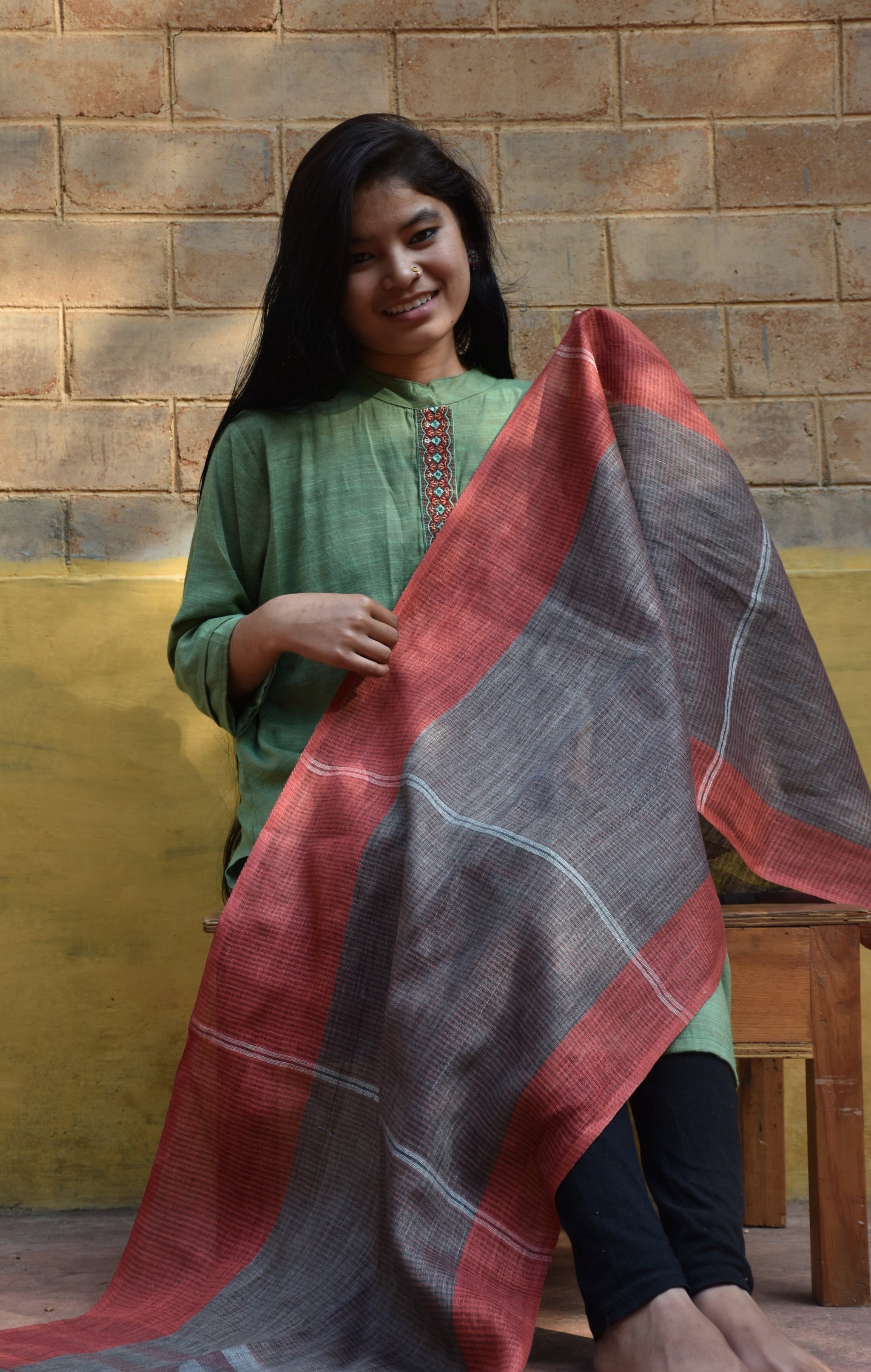 Avani | Pure Linen Stole | Red & Dark Grey